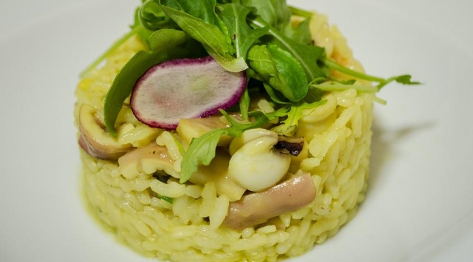 ECCO COME NASCE IL RISO LAVORATO A PIETRA